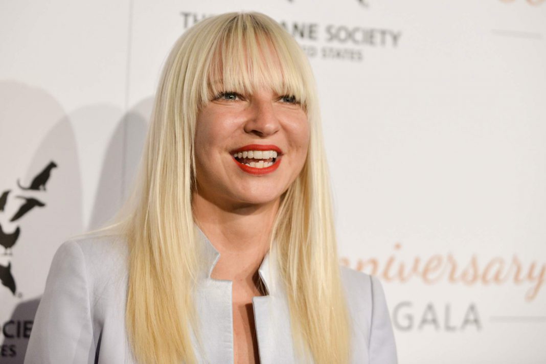 Sia vuelve con "Never give up"