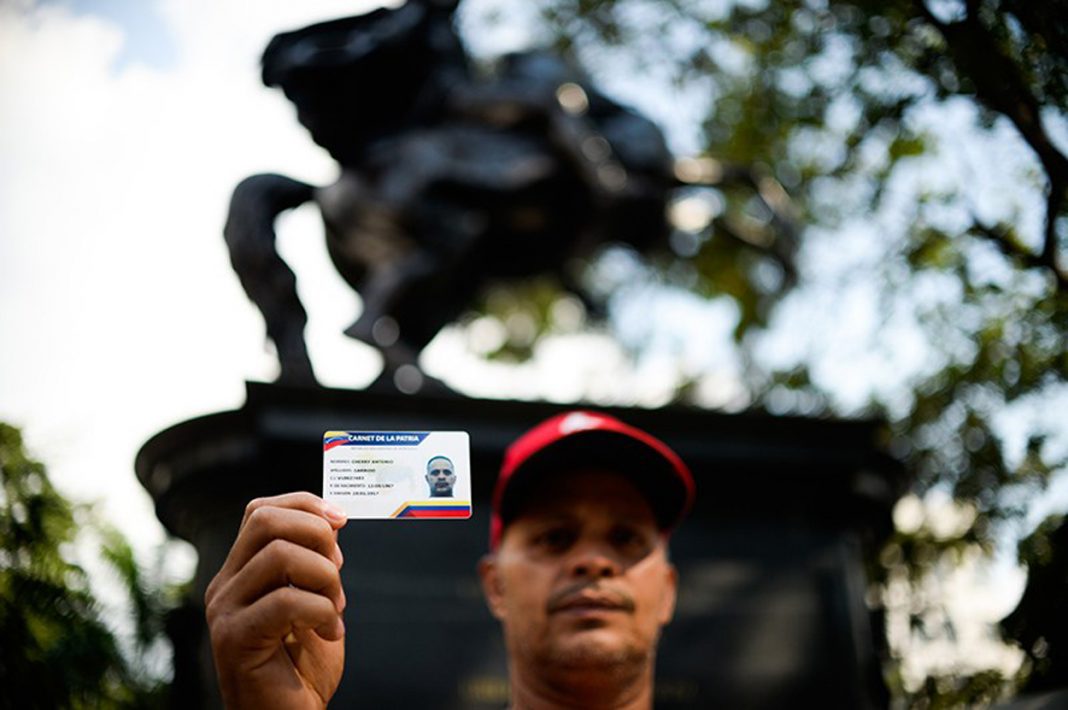 El "Carnet de la Patria" un modelo de control social en Venezuela