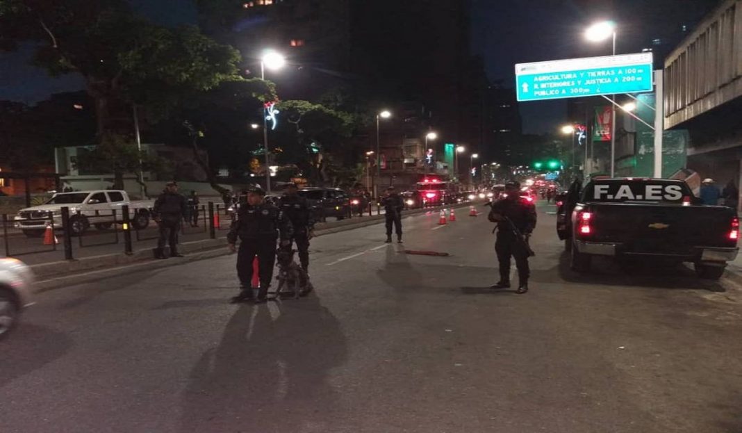 Despliegue masivo nocturno de las FAES en Caracas