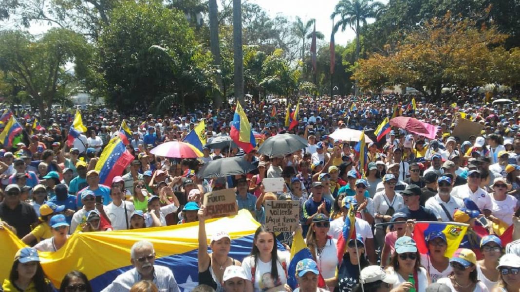 Los ciudadanos siguen protestando sin miedo en contra del gobierno