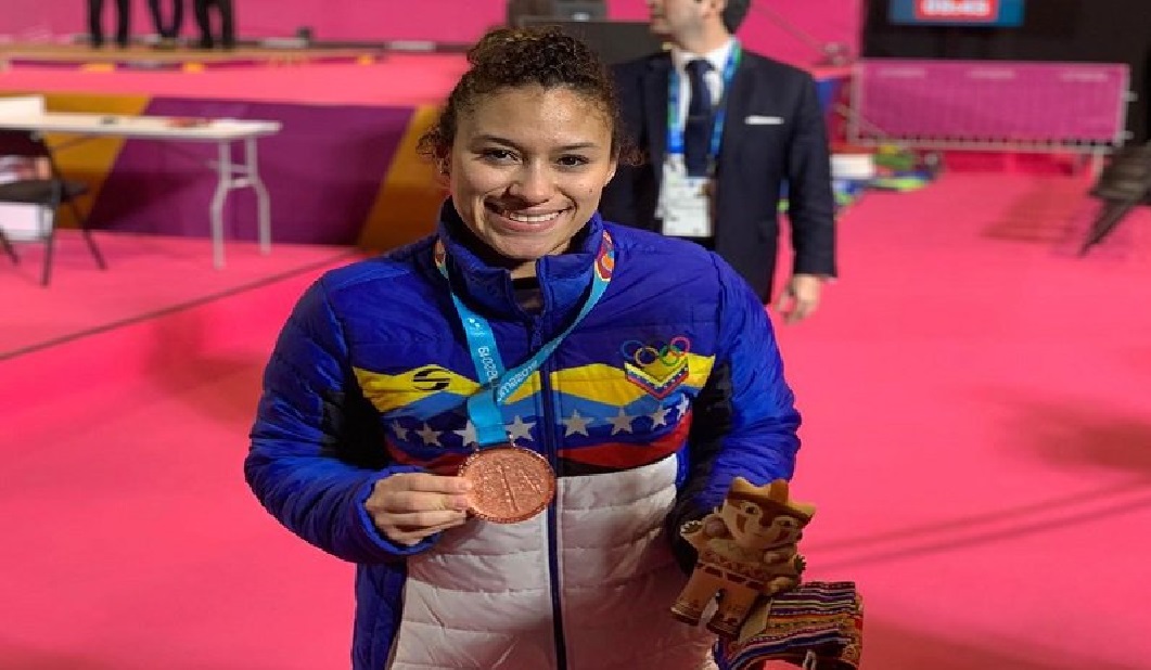 Yusleidy Figueroa logró bronce para Venezuela en levantamiento de pesas