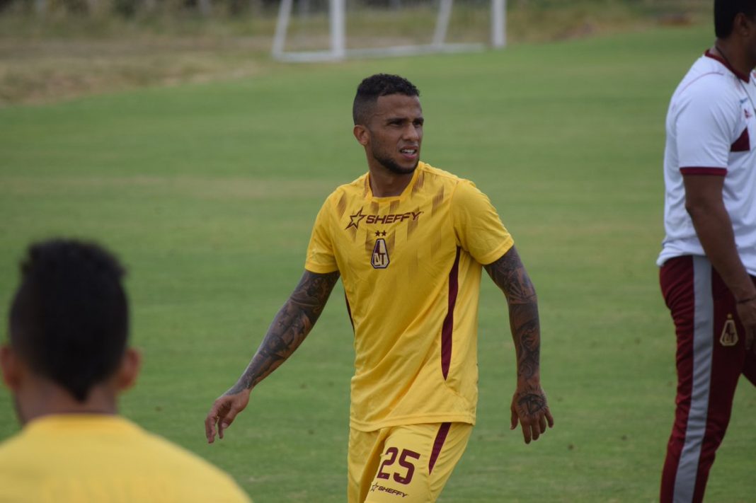 David Centeno está estable tras desplomarse en partido entre Deportivo ...