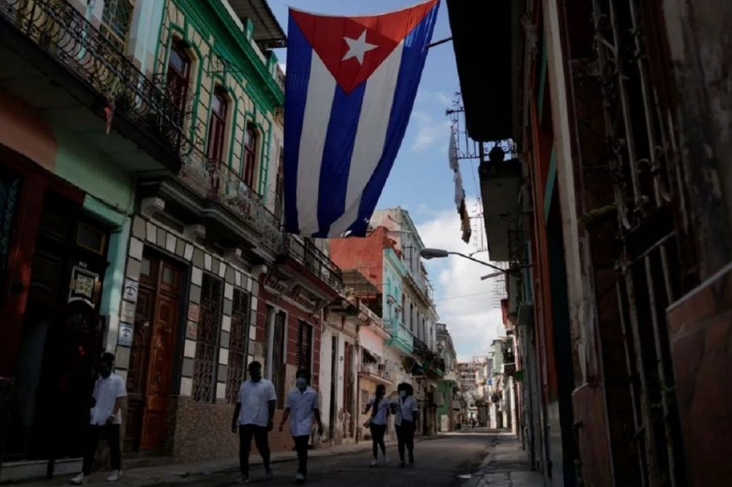 Cuba anuncia cuarentena para viajeros en hoteles por repunte de COVID-19