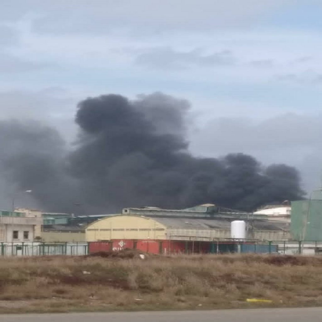 Reportan incendio en Planta Pequiven-Morón
