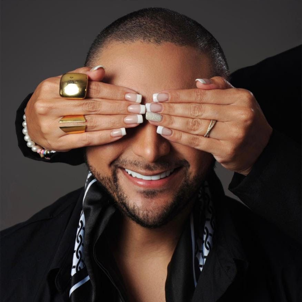 Wilfredo Camacho se reinventa con “Martina”