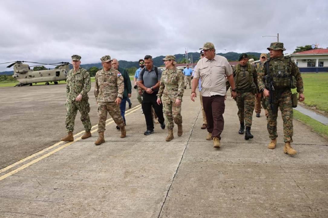 Jefa del Comando Sur de EE.UU. cierra visita a Panamá con gira por el ...