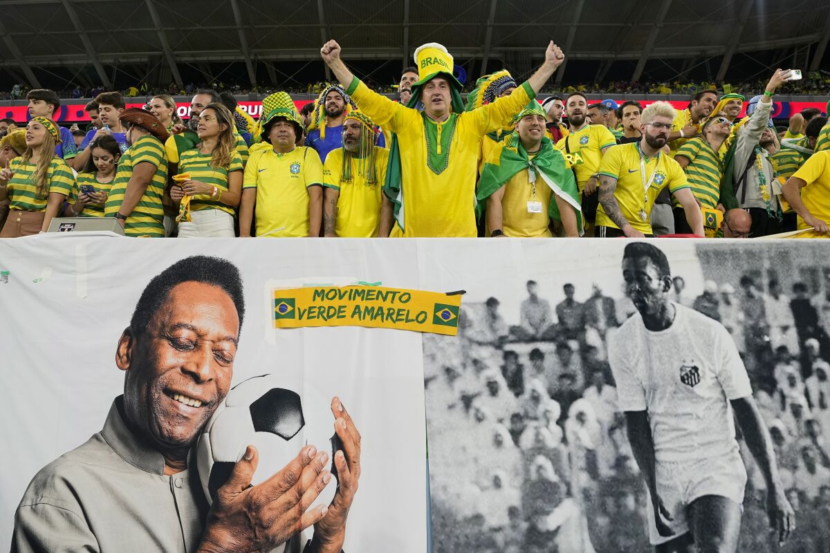 El Santos usará una corona en su uniforme para homenajear a Pelé