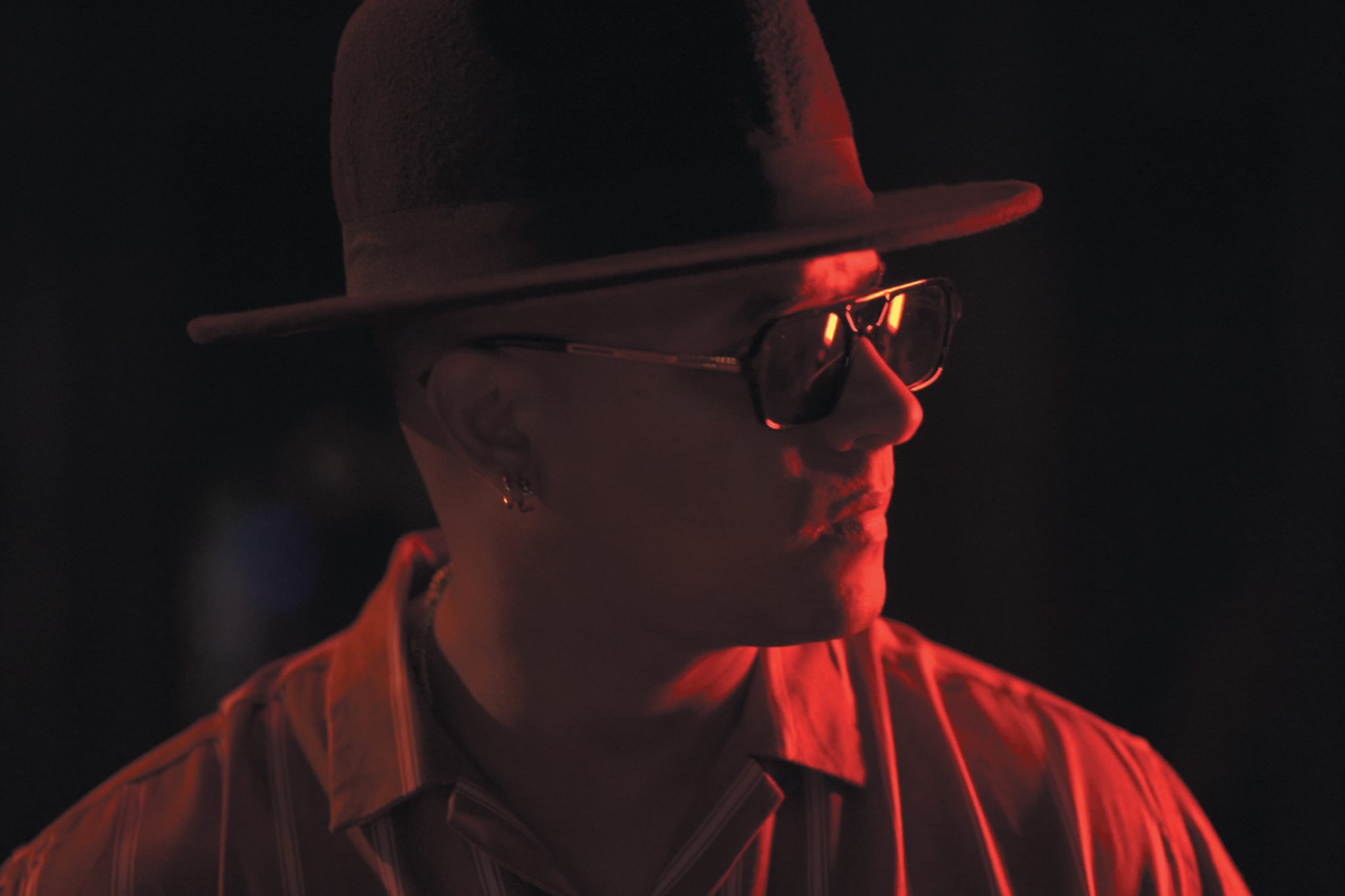 El cantante Ronald Gómez se estrena como solista con "Caminando"