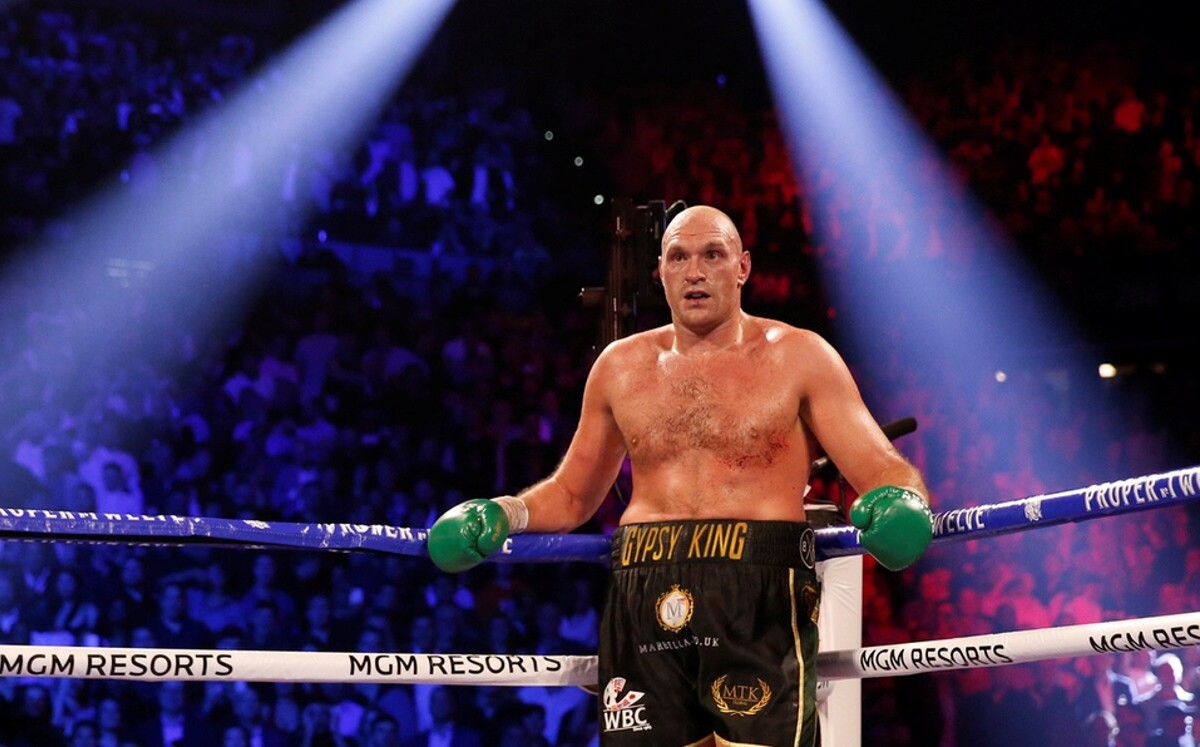 Fury vence por nocaut a Chisora y retiene su título mundial