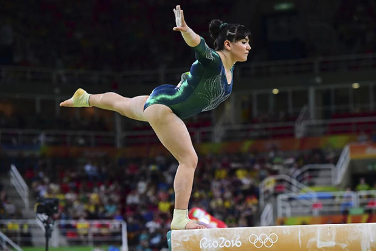 La gimnasta Alexa Moreno abre camino a jóvenes deportistas con su libro