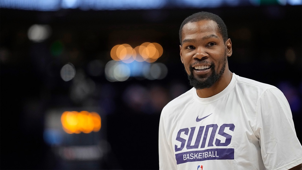 91-105. Durant debuta con los Suns en la gran noche de Booker