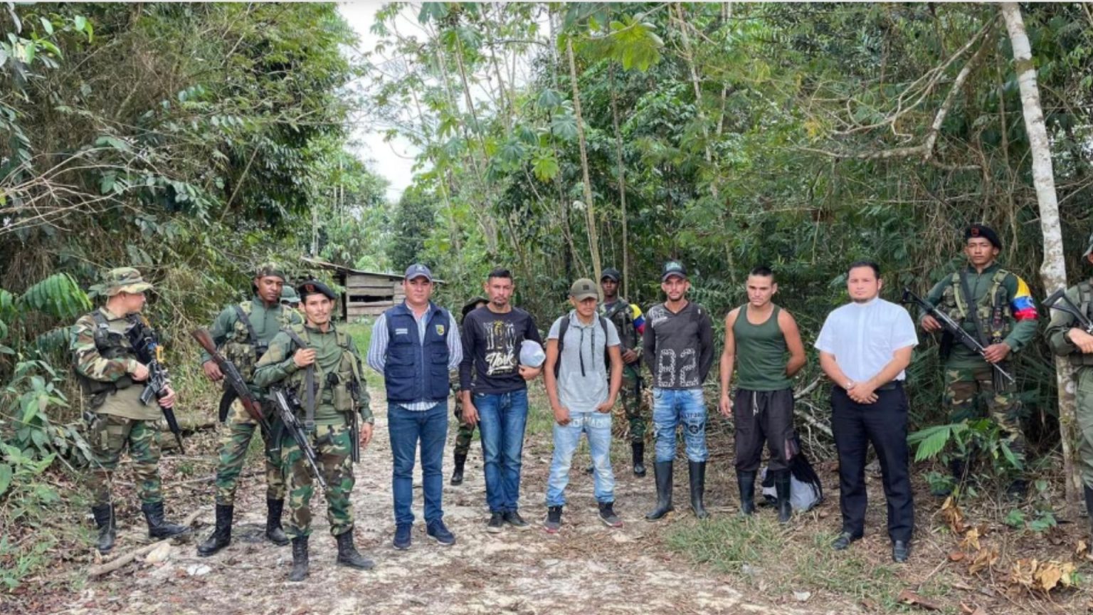 Disidencias de las FARC liberó a cuatro venezolanos que tenían ...