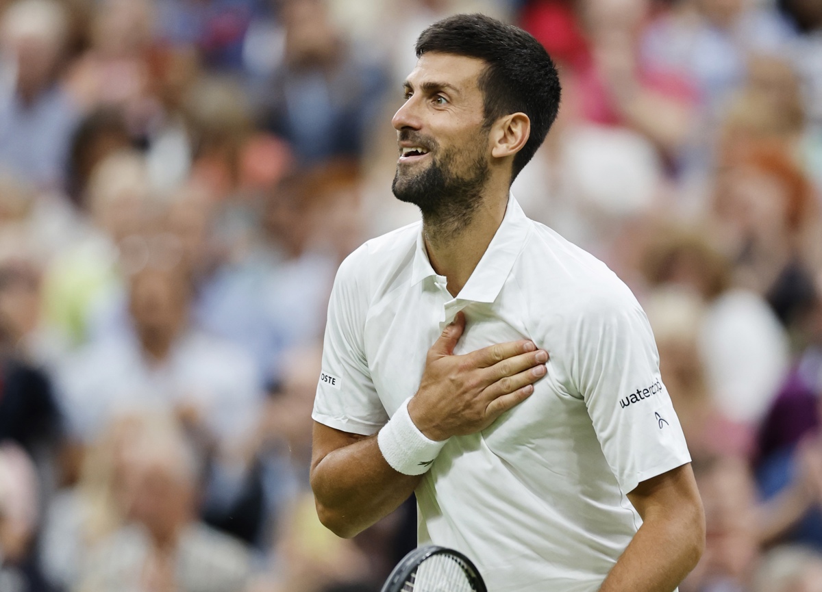 El tenista Novak Djokovic derrota al novato Jannik Sinner y jugará la ...