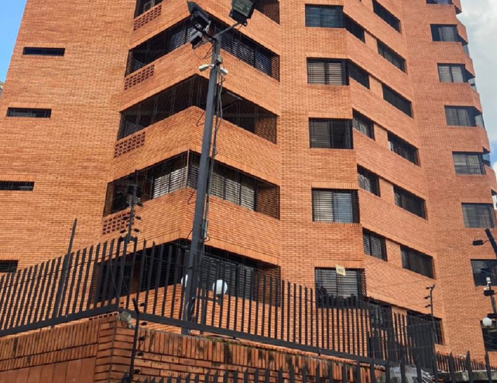 Edificio de Valles de Camoruco tiene cuatro días sin electricidad