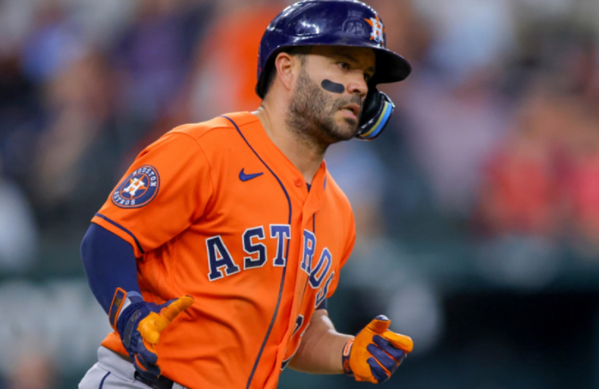 Altuve impulsó tres: Los Astros igualan la serie con los Rangers tras ...