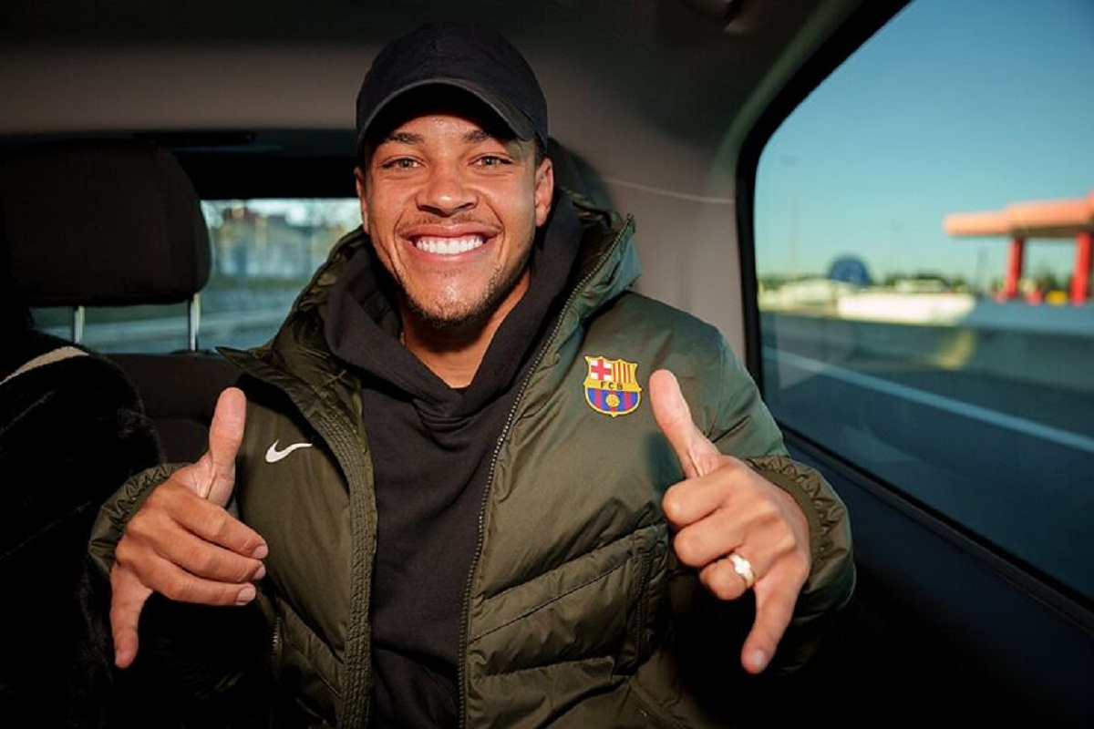 Vitor Roque, principal novedad en la convocatoria del Barça
