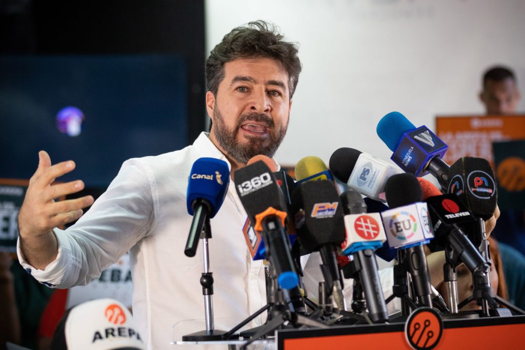 Ceballos pide tener abierta la frontera con Colombia para comicios
