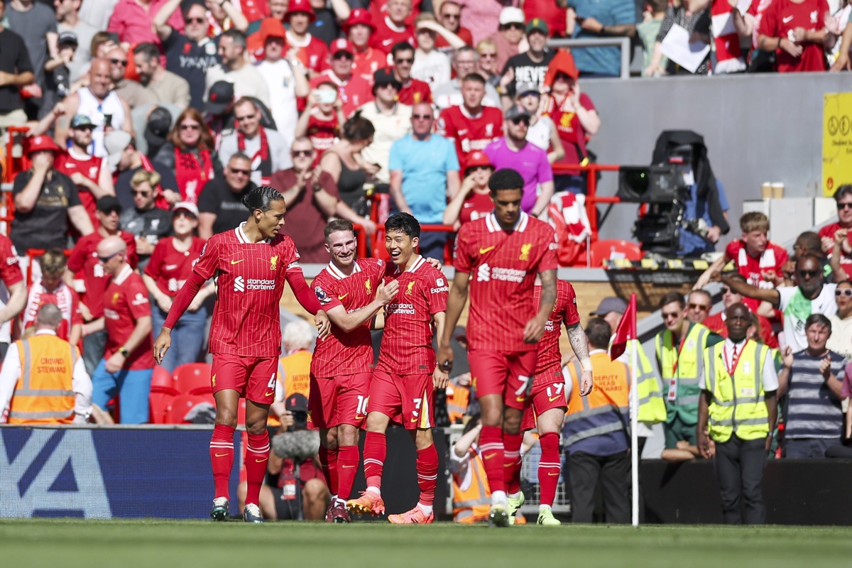 El Liverpool en una victoria fácil ante el Wolverhampton