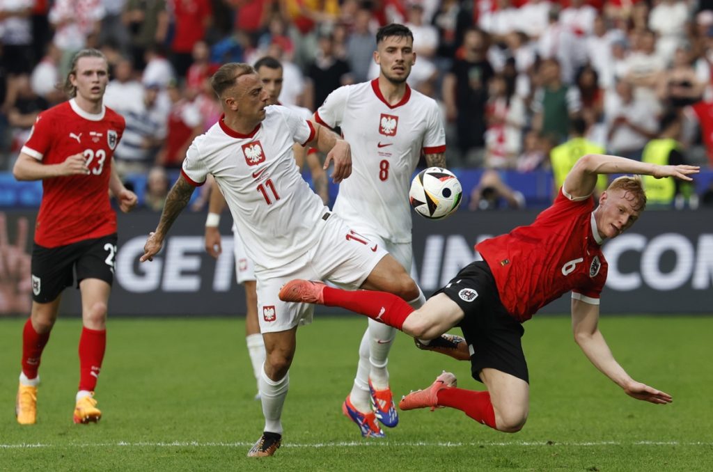 Austria derrotó a Polonia y la deja al borde de la eliminación