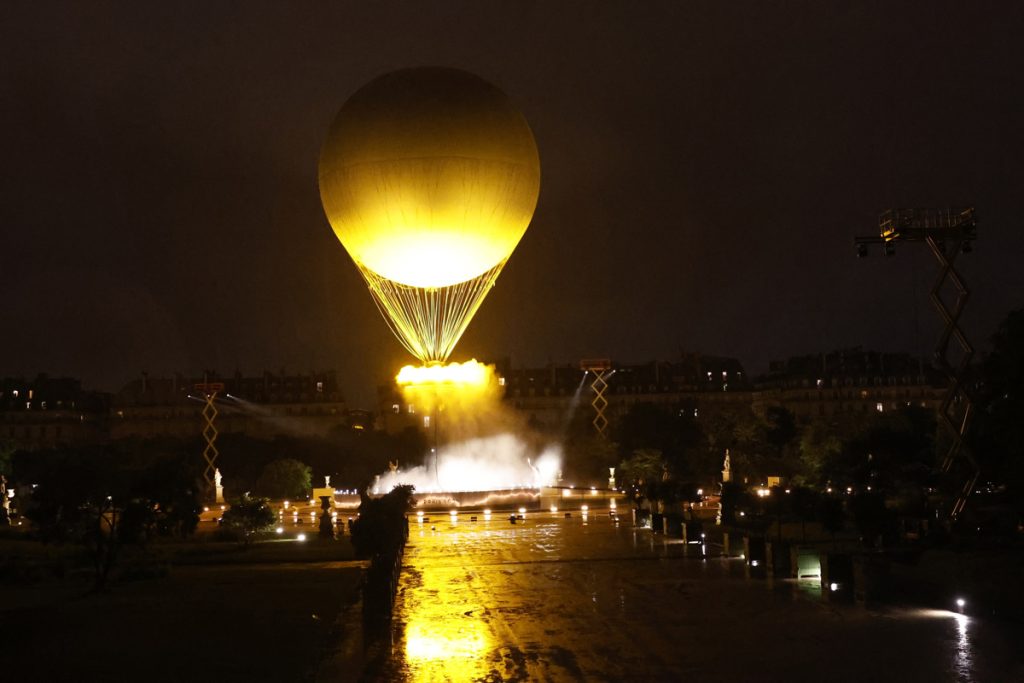 Mágico encendido del pebetero de los Juegos de París