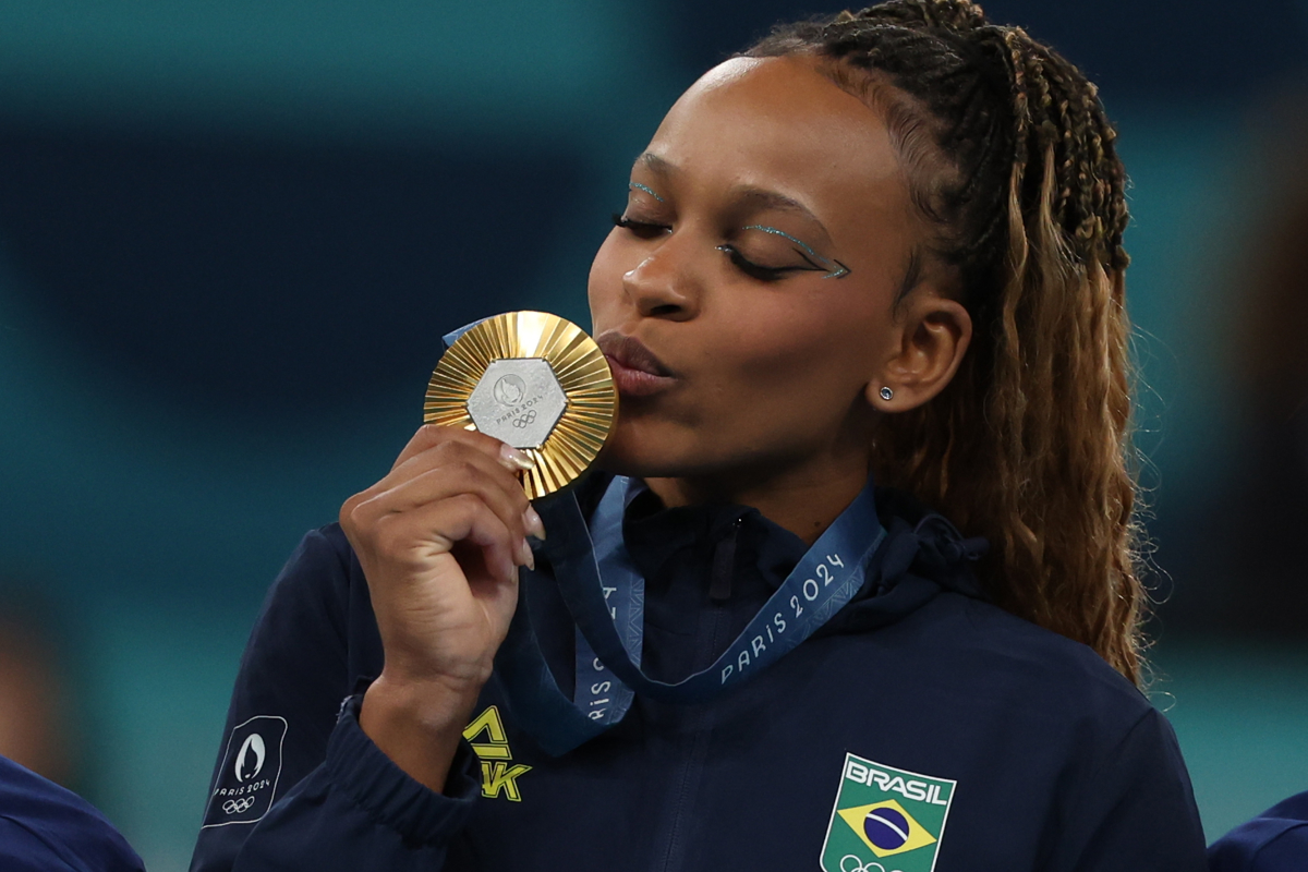 Rebeca Andrade se llevó el oro en el ejercicio de suelo de París 2024