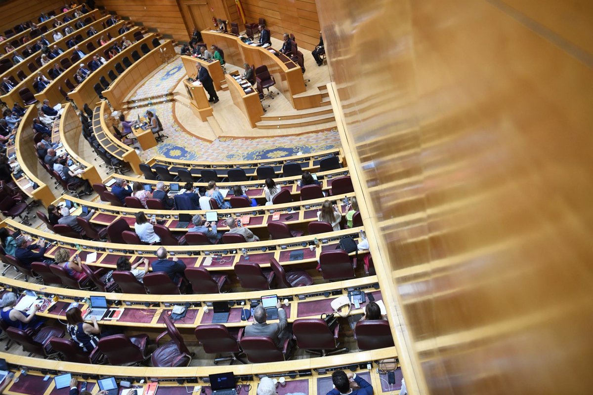 Senado español también exige reconocer a González como presidente