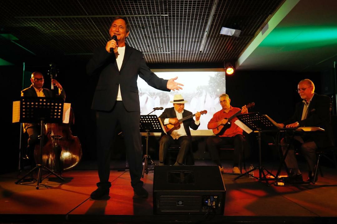 Lucio Herrera canta a la unión de los venezolanos