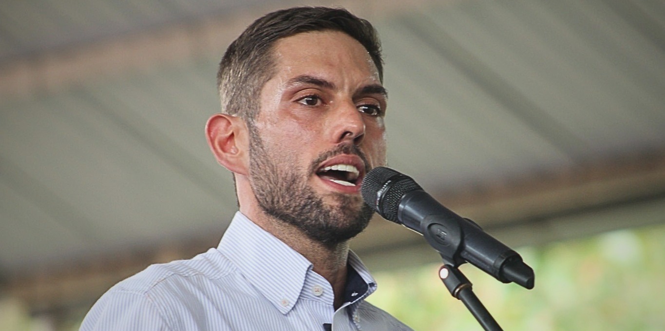 Requesens reconoce como legítima la abstención