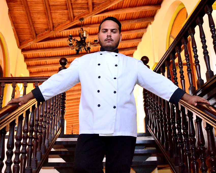 El chef Enmanuel Ari seduce por la boca